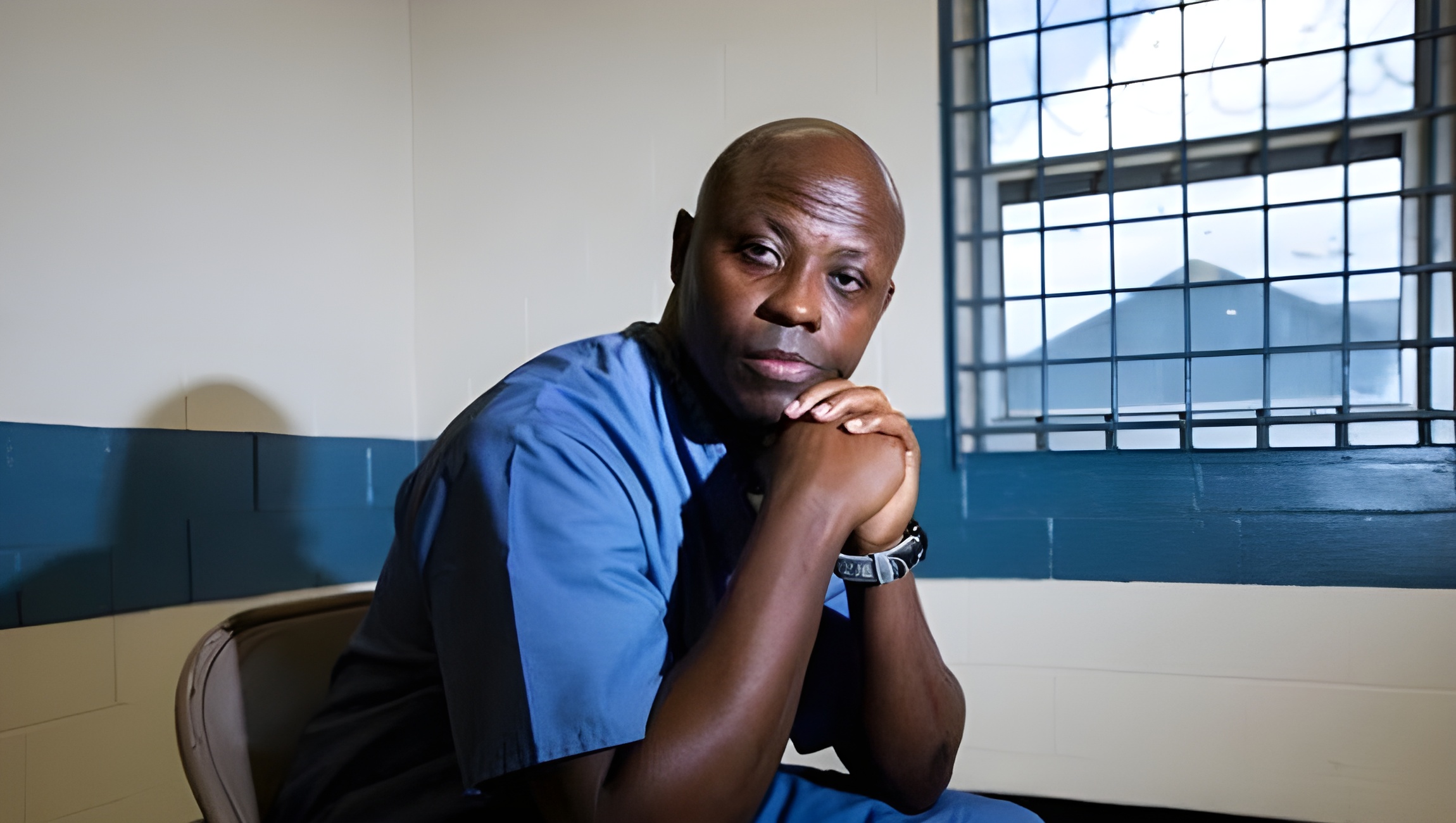 Fue liberado tras pasar 32 años preso por un asesinato que no cometió ...