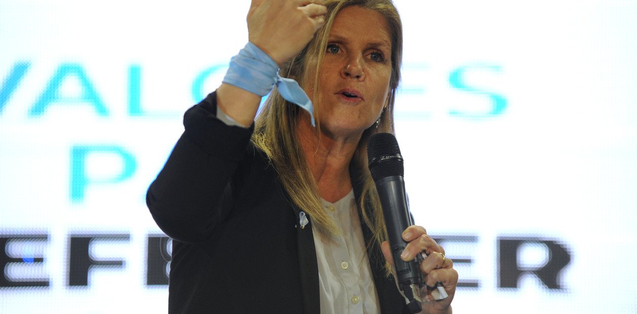 La candidata Cynthia Hotton dio la sorpresa en el recuento definitivo ...