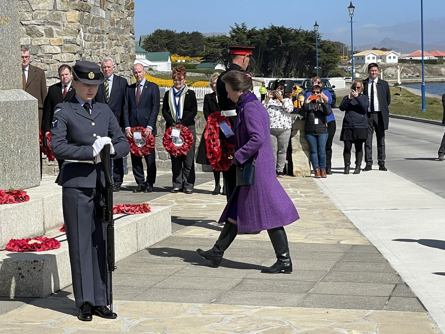 La princesa Ana visitó las Islas Malvinas y envió un claro mensaje a la ...
