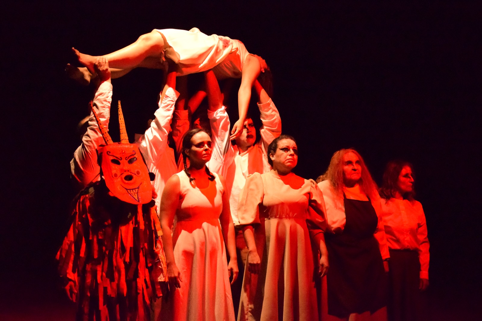 Se presentó la obra “El carnaval del diablo”: sala llena y ovación en ...