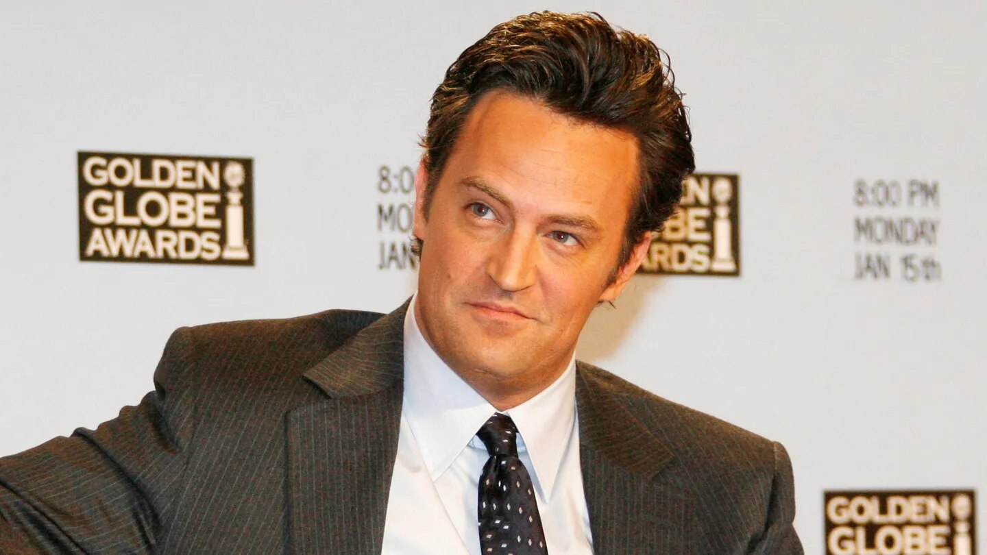 Dan a conocer las últimas fotos de Matthew Perry en público antes de ...