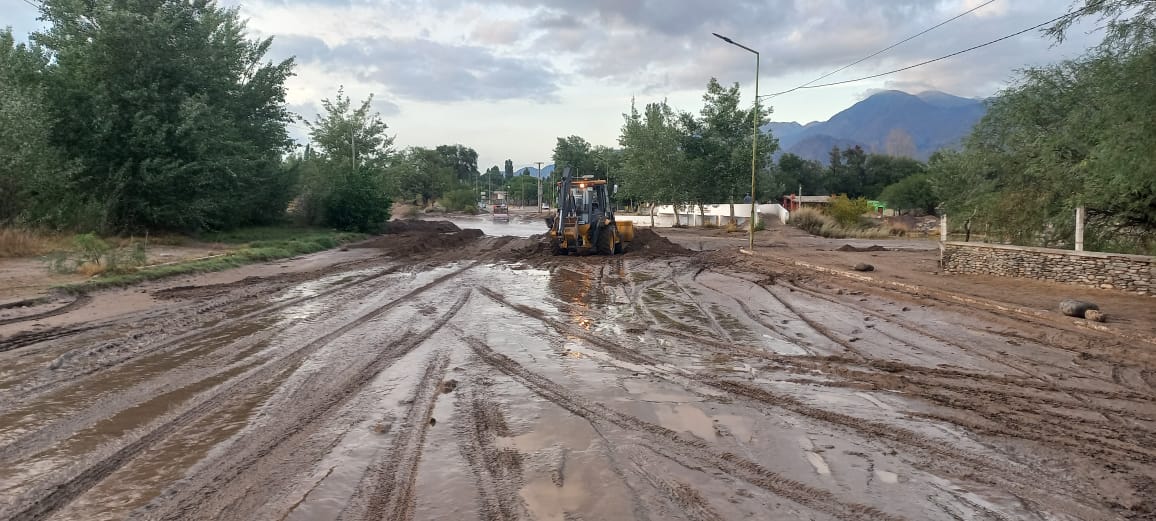 Piden transitar con precaución en el cruce de badenes por Ruta 40 - La ...