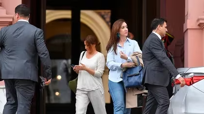 Villarruel mandó a desalojar 12 oficinas del Senado que no fueron ...