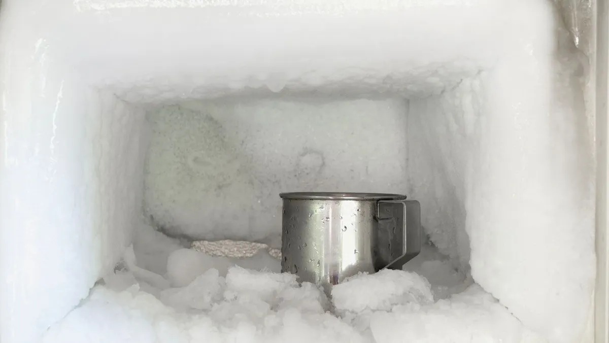 El truco casero para eliminar la bola de hielo que se forma en el ...