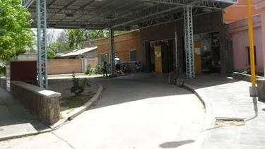 Operario municipal cayó de un poste de luz en F.M.E - La Unión Digital