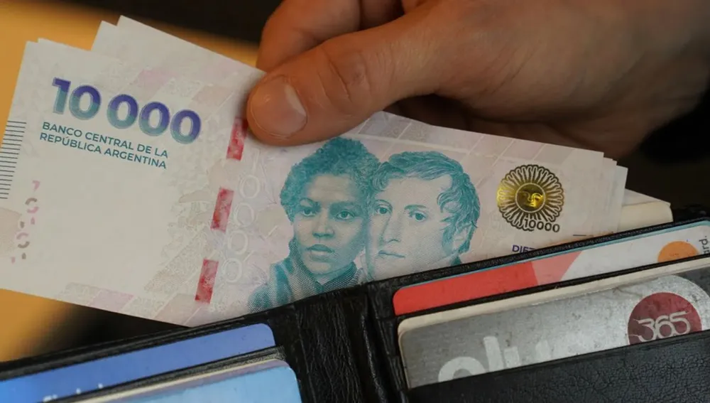 El salario promedio del sector privado llegó a $1.390.000: ¿qué pasa en ...