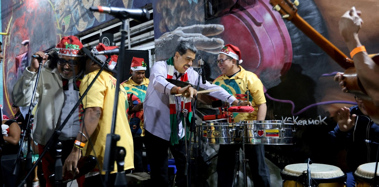 Maduro celebró la Navidad con música y baile y volvió a desafiar a ...