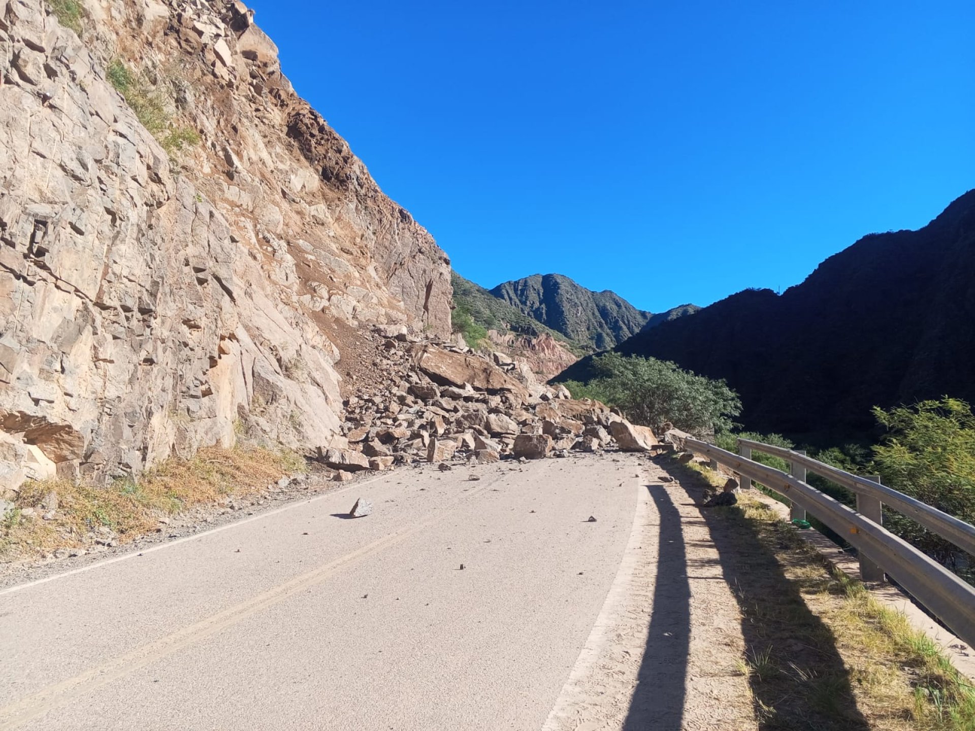 Corte total en la Ruta Nacional 40 por derrumbes en la Quebrada de ...